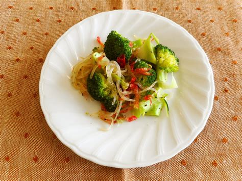 ブロッコリーのペペロンチーノ風 By 新発田市100彩食堂 【クックパッド】 簡単おいしいみんなのレシピが396万品