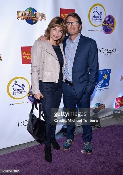 Laura San Giacomo Pictures Photos And Premium High Res Pictures Getty