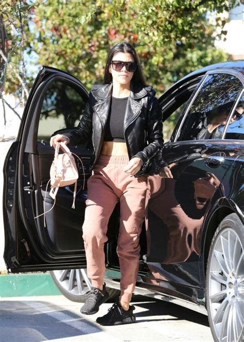 Pin By Surii On Kourt Black Crop Sweatshirt Kourtney Kardashian