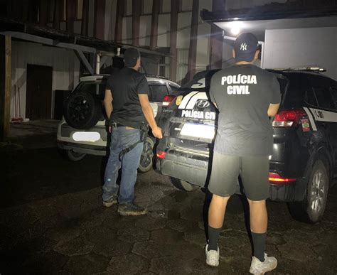Homem que tentou matar ex companheira no centro de Timbó é preso pela