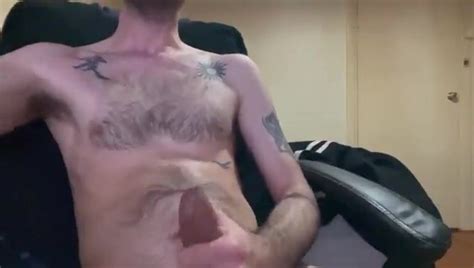 Musky Guy Sniffing Own Pits And Cumming Musky Guy Sniffing Own Pits And Cumming