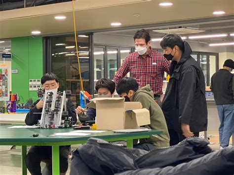 Robotics Team Competes At KIS TIGER TIMES ONLINE