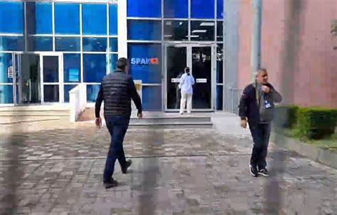 Deputeti I Partisë Demokratike Paraqitet Në Spak Arsyeja Emri
