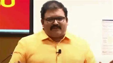 Pattabhi Ram యథేచ్చగా వైకాపా నేతల ఇసుక దోపిడీ పట్టాభి రామ్ Tdp