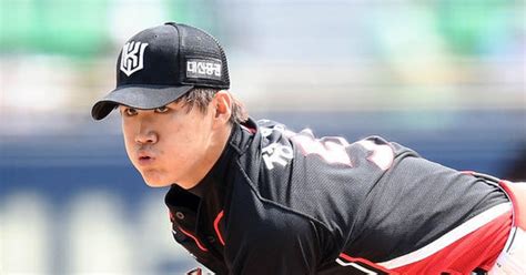 Kt 박세진 내리고 선발 정성곤 1군 등록