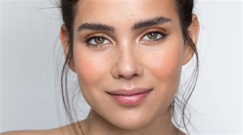Tuto Comment Réaliser Un Teint Glowy Magazine Actualité Beauté Et
