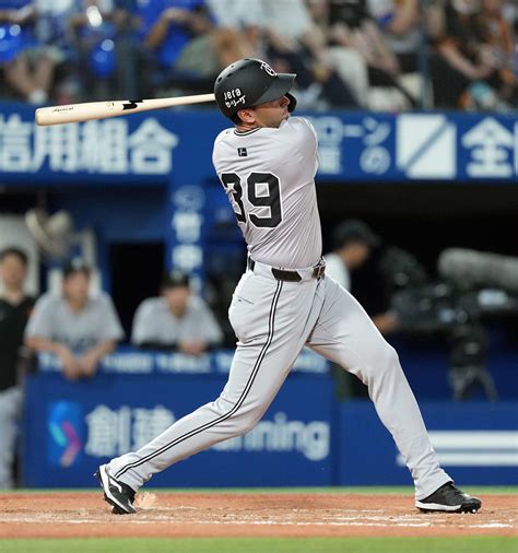 【巨人】新外国人モンテス来日初打席で初安打「最高の気分です」記念球もゲット「大切にしたい」 プロ野球写真ニュース 日刊スポーツ