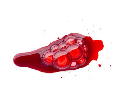 白い背景に隔離された血の滴赤いスポット血の飛散泡が閉じた血痕 しぶきを上げるのストックフォトや画像を多数ご用意 しぶきを上げる 血液