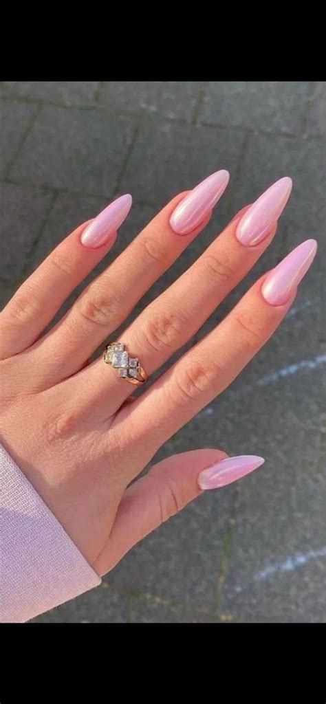 Hailey bieber tırnağı Stylish nails Gel nails Pink nails