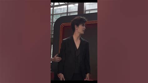 任嘉伦 深v西装造型 西装杀 气场全开 一眼沦陷 真的很绝！renjialun Youtube