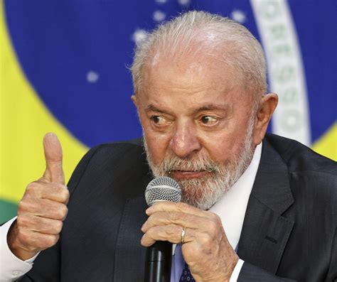 Lula anuncia acordo para construção do estádio do Flamengo a três dias