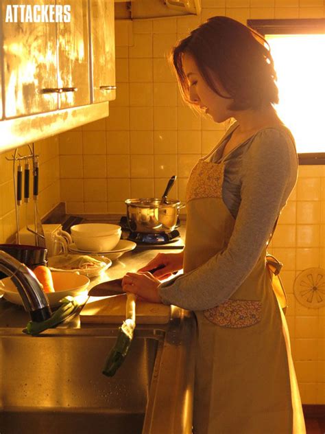 最强风骚痴女妻（松下纱栄子）推荐作品剧情介绍及封面图 杂谈社