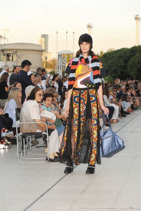 Las 20 Fotos De Las Pasarelas Porteñas Revista Para Ti