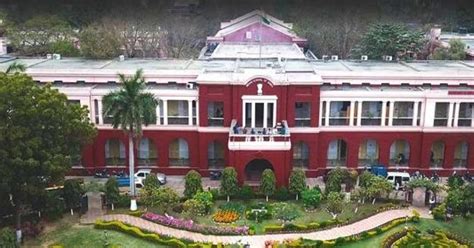 Iit टॉप रैंक कॉलेजों से पढ़े छात्रों को Ph D में मिलेगी प्राथमिता बिना Gate Net पास किए दे