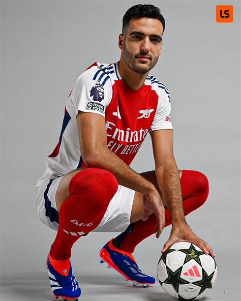 میکل مرینو در پیراهن آرسنال عکس طرفداری