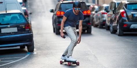 Come Andare Sullo Skateboard Elettrico