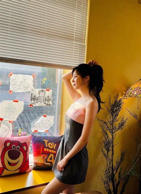 패션엔 소녀시대 서현 막내는 영원한 막내 걸리시 매력 풀풀 슬립 원피스룩