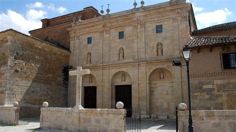 El increíble pueblo español con tres monumentos históricos imposibles
