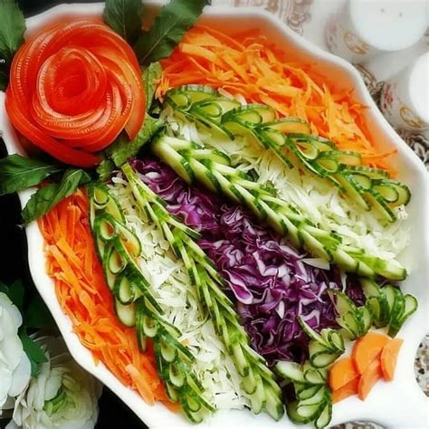 تزیین سالاد کاهو در ظرف گرد و مستطیل مجلسی و جدید 1402 برای مهمانی