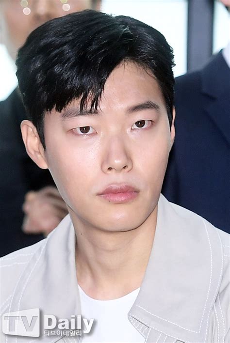 Td포토 류준열 줌인을 부르는 얼굴