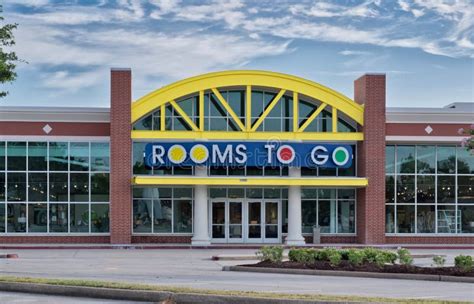 Rooms To Go Storefront Exterior Company Business Location In Houston