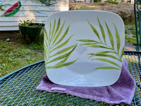 Square Corelle Dish With Green Leaf Design 291 Ppm Cadmium Total