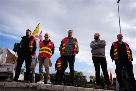 Staking Voor Betere Lonen In Franse Raffinaderijen De Nieuwe Werker