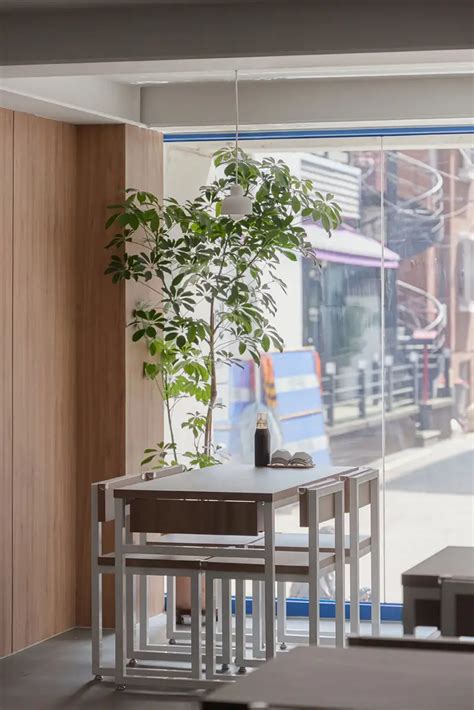 깔끔하고 편안한 분위기의 30평 돈까스집 인테리어 강남구 역삼동