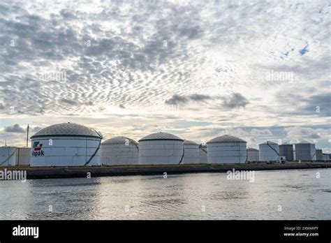 Petroleumhaven Vopak Terminal Europoort Crude Oil Tank Farm Over 99