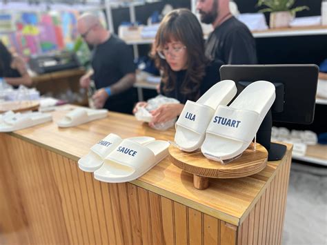 Live Vinyl Plotting Live Printing Experts
