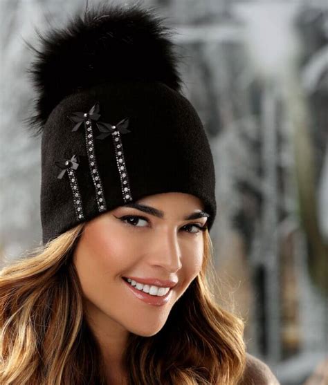 Caciula De Dama Cu Pompon Din Blanita Covi Williro