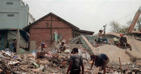 미얀마 강진 사망자 3 500명 육박 부상자도 4 600명