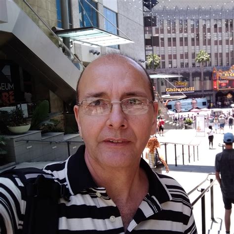 Carlos Profe de portugués brasileño S 31 h