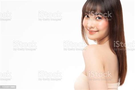 뷰티 아시아 여성 초상화 얼굴 과 피부 케어 건강 한 머리와 피부 닫기 얼굴 뷰티 초상화 곱슬 머리에 대한 스톡 사진 및 기타