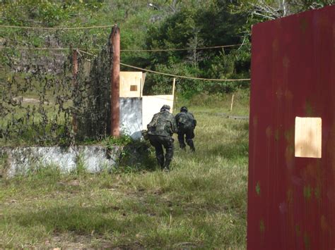 Fotos Do Preparação Do Esquadrão De Cavalaria Assault Scenario Paintball