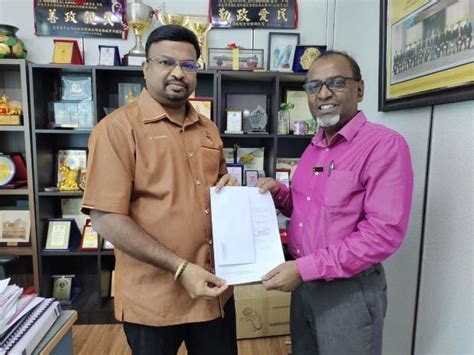 Veerapan Sumbang Rm11 500 Kepada Empat Buah Sekolah Negeri Kita