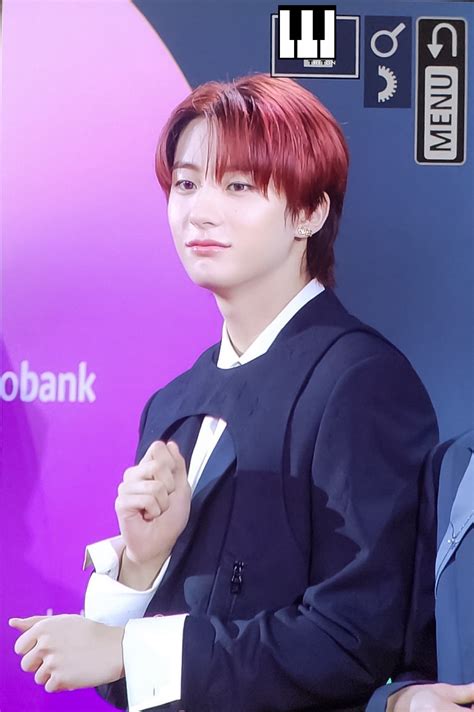 [잡담] 앤톤 사진 떴어 인스티즈 Instiz 연예 카테고리