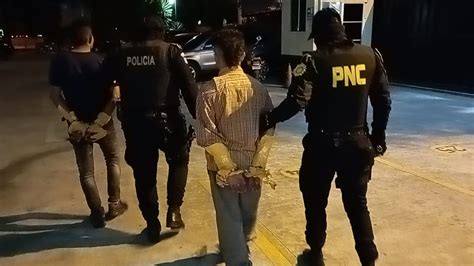 PNC De Guatemala On Twitter Dos Capturados Y Dos Armas De Fuego