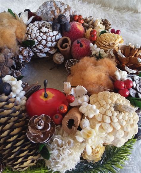 クリスマスリース 「木の実とりんごのタルト風 リース」 ドライフラワー 花雑貨 Mes Favoris 通販｜creemaクリーマ