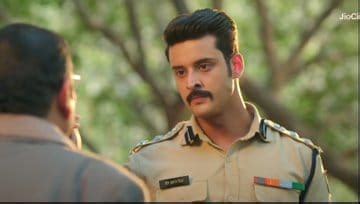 Mera Balam Thanedaar Bulbul Gets Shot Sulakshana Gives Bulbuls