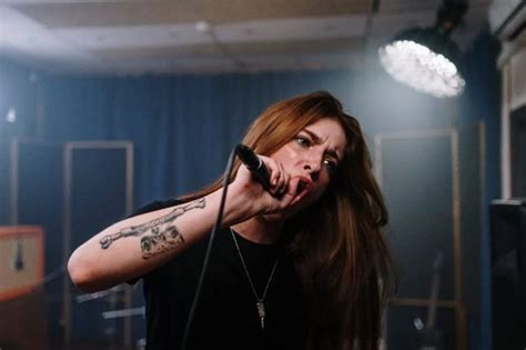 Cómo cantar con el diafragma y mejorar la voz Talento Doncomos