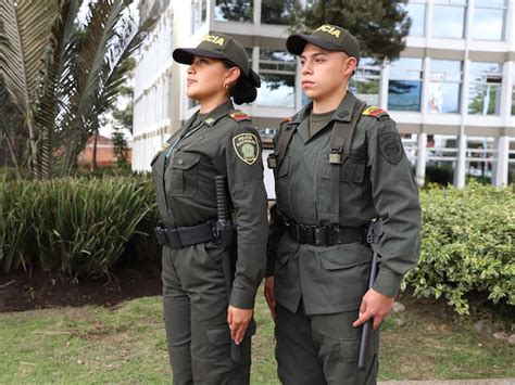 ¿cuánto Gana Un Auxiliar De Policía Bachiller En Colombia 2024