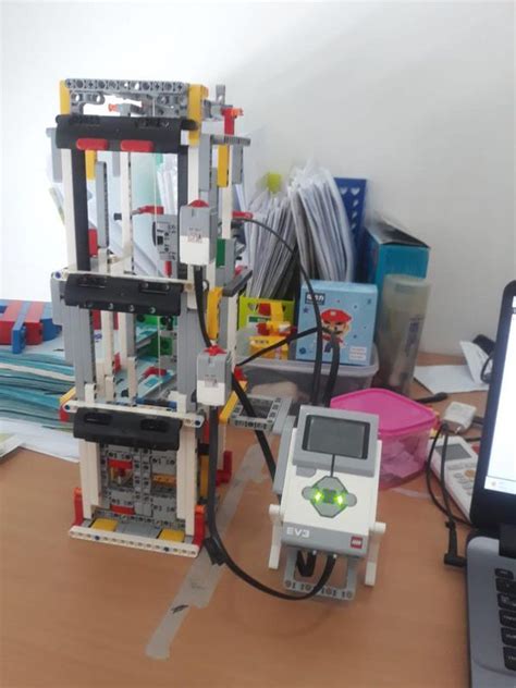Lego Moc Ev3 Elevator By Ahmadanas Rebrickable Build With Lego