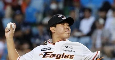 Kt 위즈 심우준 보상선수로 우완 투수 한승주 지명