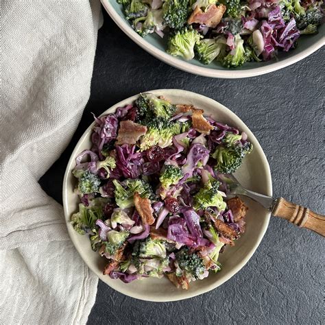 Wat Eet Je Dan Wel Broccoli Salade Met Rode Kool En Plantaardige Bacon Wat Eet Je Dan Wel