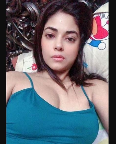 Meera Bra Size And Body Measurements Actress Body And Bra Size