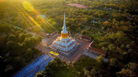 พระธาตุนาดูน จังหวัดมหาสารคาม Home Facebook