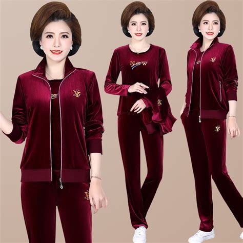 中老年女装妈妈秋装休闲外套金丝绒运动服中年人洋气上衣三件套装虎窝淘