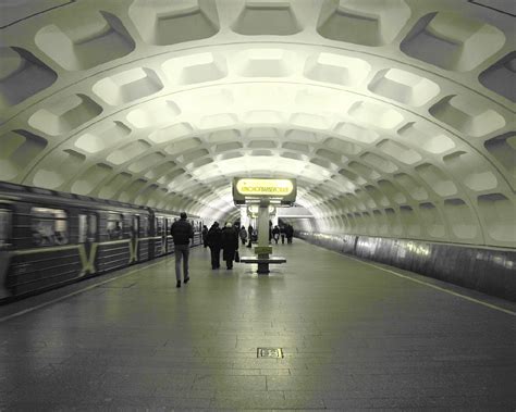 Станция метро «Красногвардейская