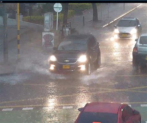 Desvíos En La Carrera Séptima Por Las Fuertes Lluvias Que Se Han